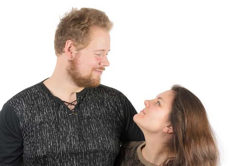 Situações Chatas Que Só Pessoas Altas E Baixas Entenderão