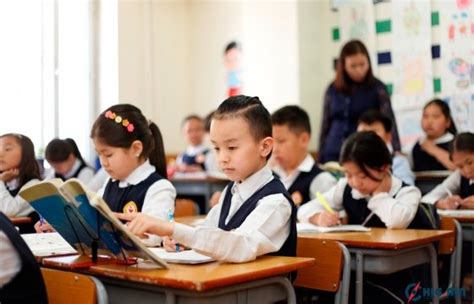 ЕБС ийн сурагчдын хичээлийн жилийг гурван улиралтай байхаар баталжээ