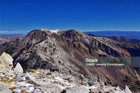 화이트 볼디와 파이퍼혼 트레일 박스 엘더 앤 밀 캐년 피크 아메리칸 포크 캐년 실버 레이크 와사치 록키 산맥 유타 미국에서 산 풍경의 전망 0명에 대한 스톡 사진 및 기타