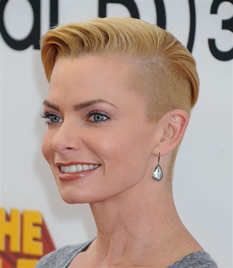 Jaime Pressly Haircut Get The Look Jaime Presslys Braided Hawk