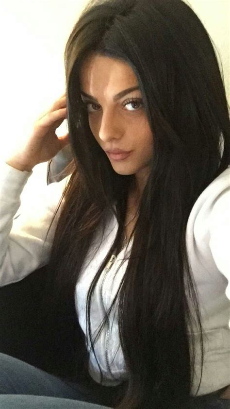 Pin By Neslihan On Bebe Rexha Long Hair Styles Hair Styles Bebe Rexha