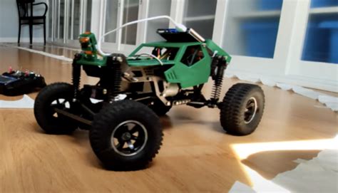 This Remote Controlled Car Drives Itself Raspberry Pi