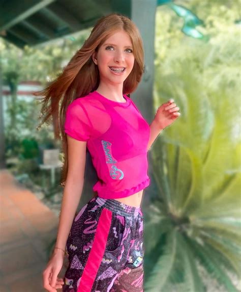 Modelo Julinha Her Nitty Gritty Net Worth First Album