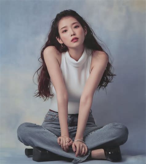 Pin By Timanwol🌝🍓 On Iu Comeback Albums And Music Show Poses