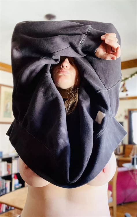 I Love Wearing No Bra With This Sweater Do You Like Nudes Nipples NUDE PICS ORG