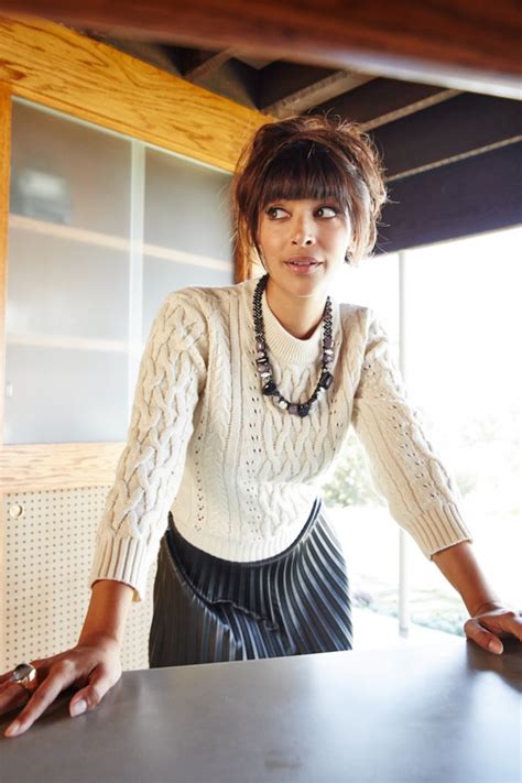 Picture Of Hannah Simone