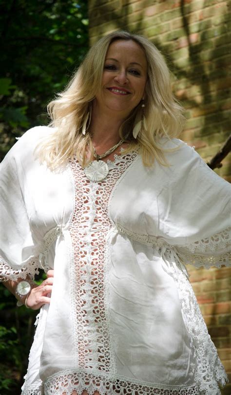 Legshowjo Huge Archive Videos And Pictures With Joanne Bache