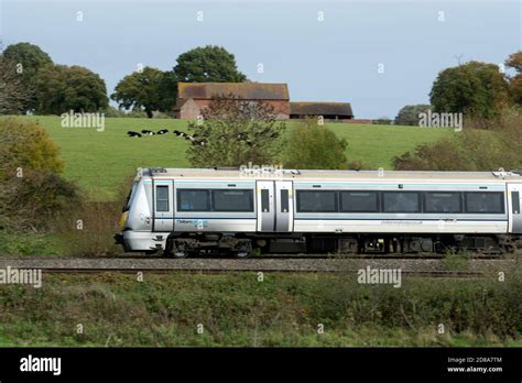 Chiltern Railways Class 168 Diesel Side View Warwickshire Uk Stock
