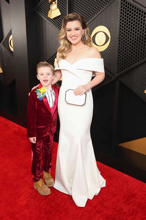 Kelly Clarkson Enceinte Et Son Ventre Rond Photo River Rose Dans Les