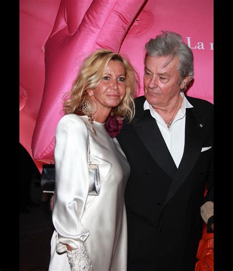 Photo Alain Delon et Fiona Gélin à la soirée de l Ifrad à l Opéra