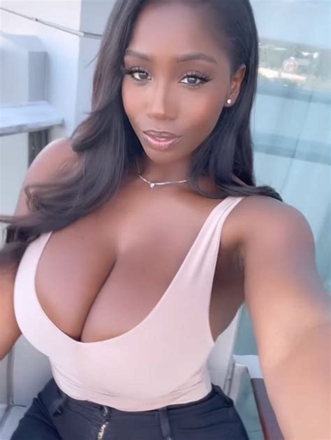 Ellie Mae Boobs Tan Top Sitting Male43can