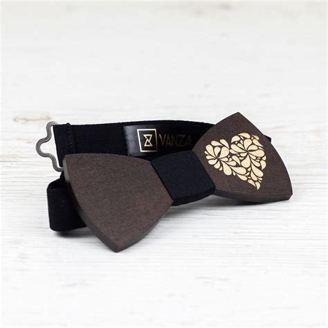 Деревяний метелик серце — цена 300 грн в каталоге Галстуки и бабочки