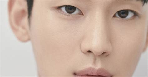 김수현 팬카페 “변함없이 함께할 것”…‘손절 아니었다