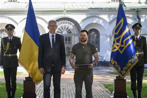 Зеленський прийняв вірчі грамоти від нових послів Німеччини та Швеції