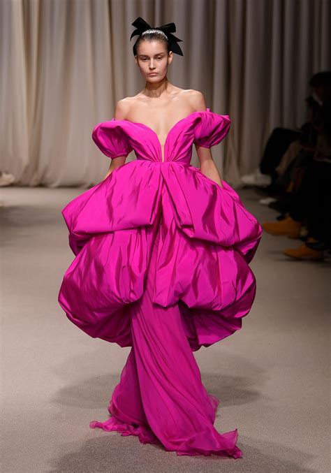 Por Qué Nos Fascina La Alta Costura De París Del Efecto Balenciaga Al Savoir Faire De Los