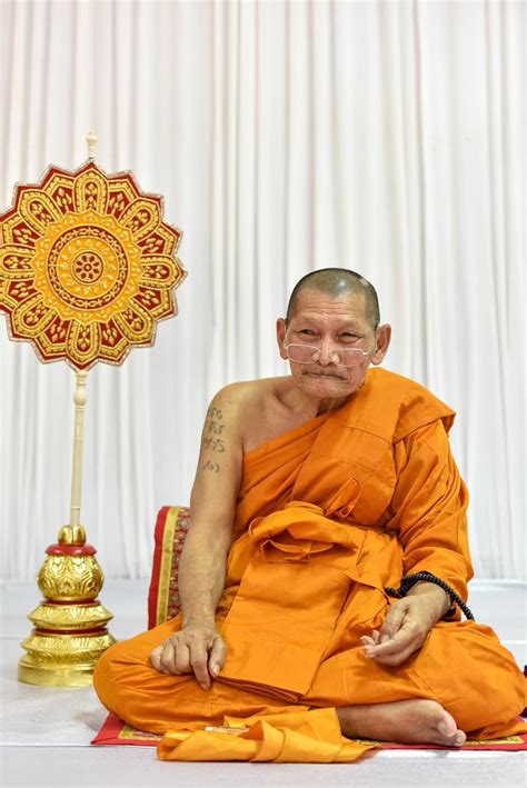 พ ร ะ ค รู ป ลั ด ว ชิ ร โ ส พัดยศ สมณศักดิ์พระสงฆ์ไทย