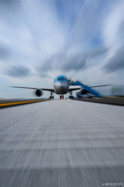 머니투데이 사회 사진 [사진]운영 재개 앞둔 인천국제공항 제2활주로 Zum 뉴스