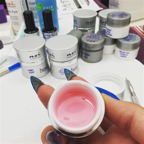 How To Use UV Gel For Nail Enhancements