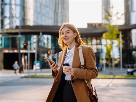 35 Resume Buzzwords That Could Get You Hired In 2025