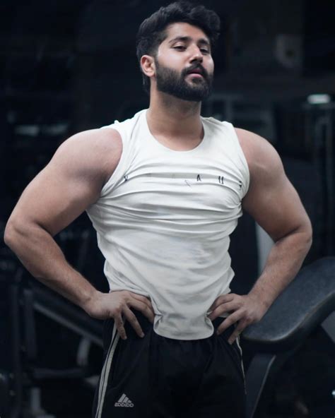 𝐀𝐁𝐑𝐀𝐑 𝐊𝐇𝐀𝐍 Black🖤 Instagram