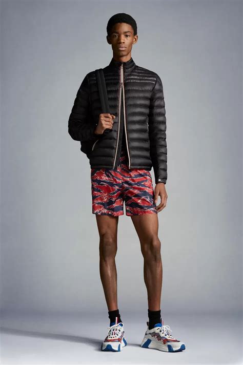 Мужские лёгкие пуховики - Верхняя одежда | Moncler RU