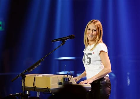 Sheryl Crow Remembers ‘awful Moment That Made Her Stop Playing