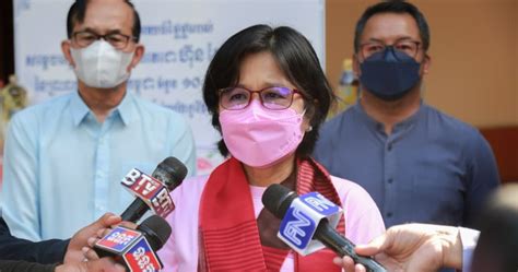 លោកជំទាវវេជ្ជបណ្ឌិត ឱ វណ្ណឌីន ៖ យើងមិនអាចបន្តរស់នៅក្នុងប្រអប់កូវីដ ១៩ ទៀតនោះទេ ក្រសួងព័ត៌មាន