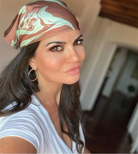 Laura Torrisi Sex Bomb Lestate Siciliana Dellattrice è Bollente Foto Tgcom24