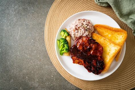 Premium Photo Barbecue Pork Steak With Rice Berry