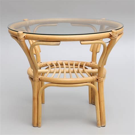 ROTTINGBORD med glasskiva Möbler Bord Auctionet