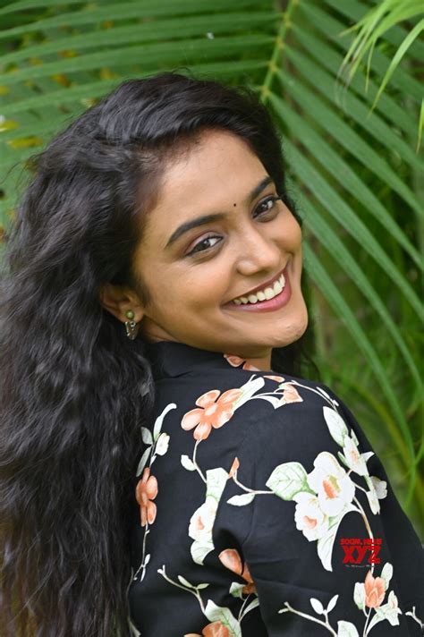 Actress Roopa Koduvayur Glam Stills Social News Xyz