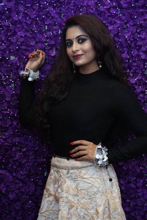 20 Sruthi Lakshmi Photos Find Latest Hd Images Pictures Stills