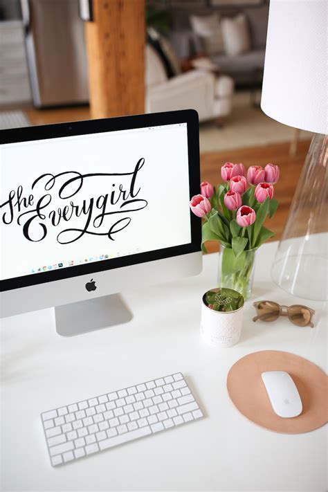 How To Use A Comma The Right And Wrong Way The Everygirl