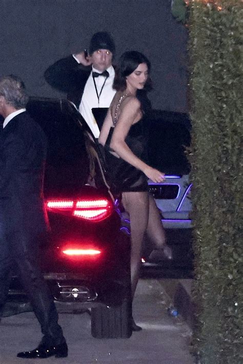 Kendall Jenner Slips Into A Tiny Mugler Mini Dress For Beyoncés Oscars