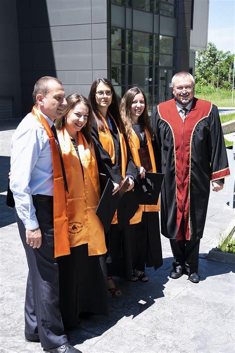 Тържествена промоция на абсолвентите от Випуск 2021 на Химическия факултет 21 05 2022г