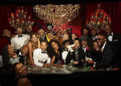 Kim Kardashian Usa Sandálias Do Brasileiro Alexandre Birman Em Festa