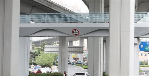 青岛：天福苑人行过街天桥现雏形 腾讯新闻