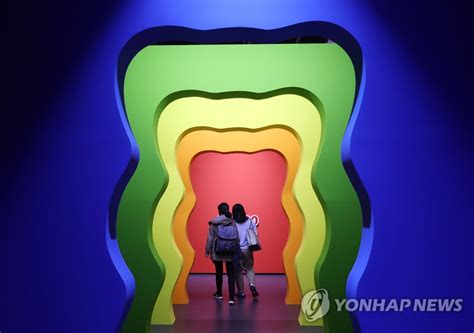 하리보 골드베렌 100주년 기념 미디어 전시 연합뉴스