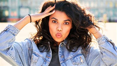 These 6 Signs Are A Dead Giveaway Youre Being Breadcrumbed Yourtango