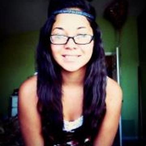 Stream Melanie De La Luz Music Listen To Songs Albums Playlists For