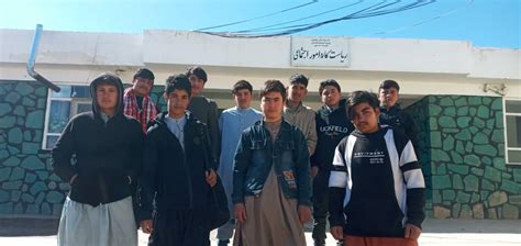 یک‌جاسازی ۲۱ طفل رد مرزی با خانواده‌های‌شان در ولایت‌های غور و دایکندی وزارت کار و امور اجتماعی