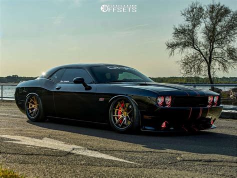 2016 Dodge Challenger With 20x9 15 Ferrada Fr2 And 24535r20 Nitto