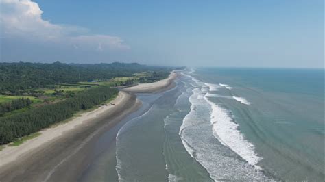 অর্থনৈতিক কর্মকাণ্ডে বদলে যাচ্ছে কক্সবাজার