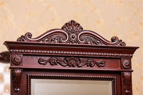 Зеркало в деревянной раме с резьбой | Wooden front door design, Wooden ...