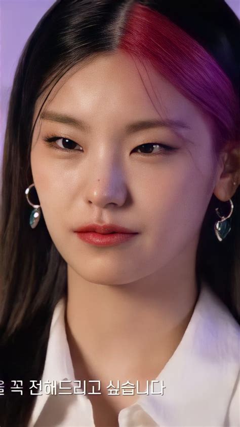 𝗛𝗪𝗔𝗡𝗚 𝗬𝗘𝗝𝗜 Itzy Crazy In Love Album Behind The Scenes Foto