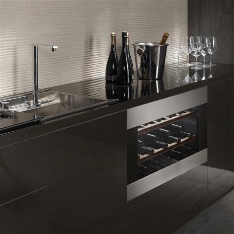 Винный шкаф на 21 бутылку 60х46 см Smeg Classica CVI121S3 серебристый в ...