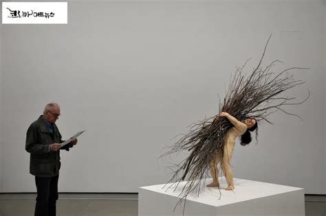 [전시탐방]세계적인 극사실주의 조각가 론 뮤익 개인전 국립현대미술관에서 만나다 코리아아트뉴스