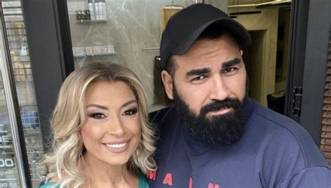 Срещу 6 цифрена сума Искат майката на Азис гола на корица Телеграф