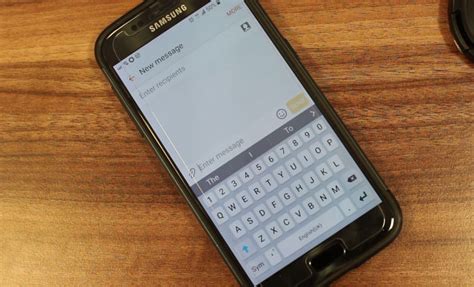 Samsung Galaxy S Keeps Popping Up Random Words While Texting After The Nougat Update
