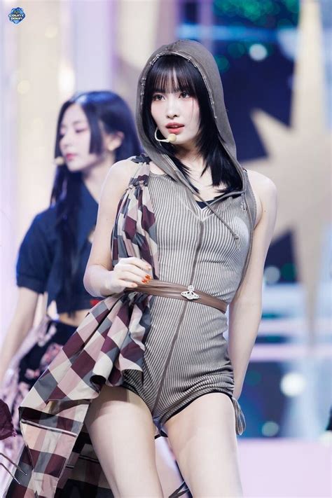240229 Twice Momo I Got You And One Spark At M Countdown Hirai Momo Momo Momo Hot